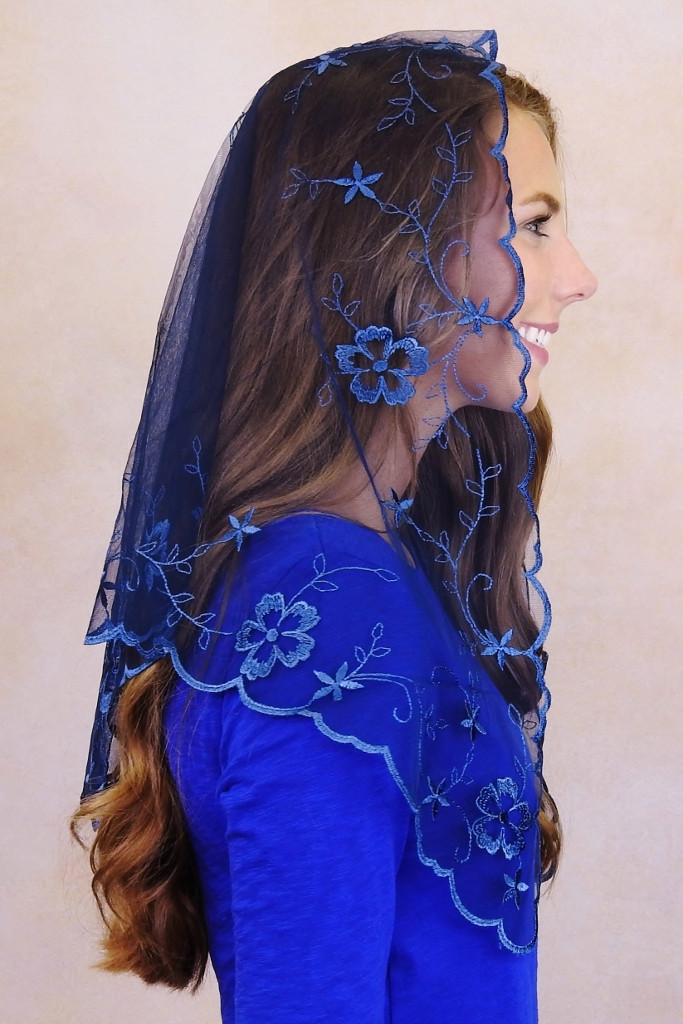 Authentic Spanish Simplicity Mantillas (Large) - Veils by Lily