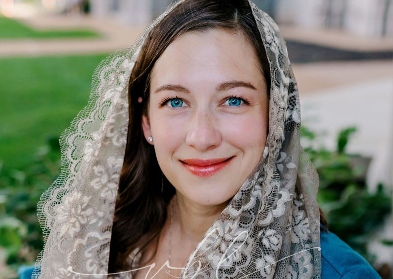 Amber's Testimony - Veils by Lily