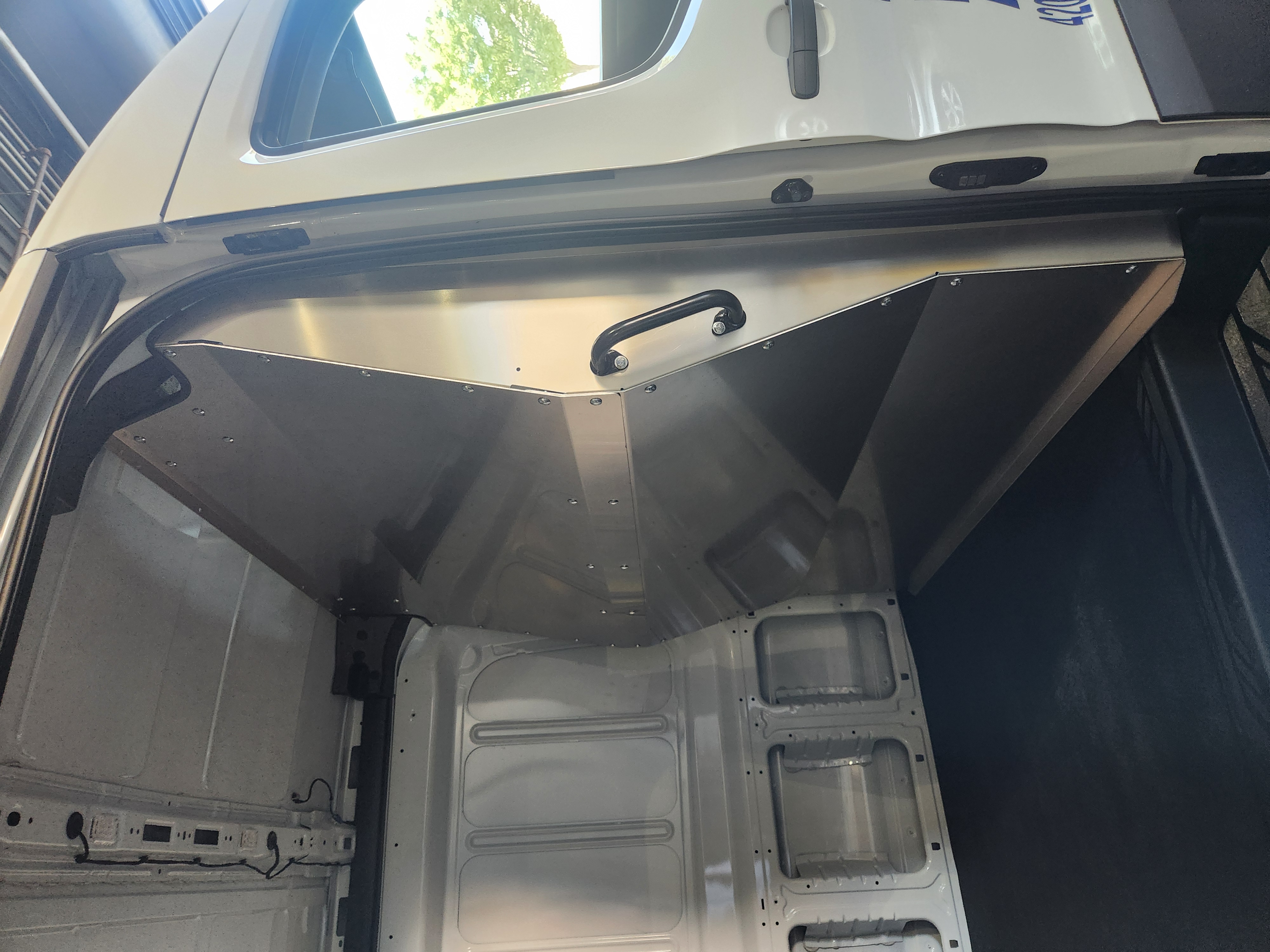 How Outfitting Your Van Can Keep You Safe While Working - Advantage ...