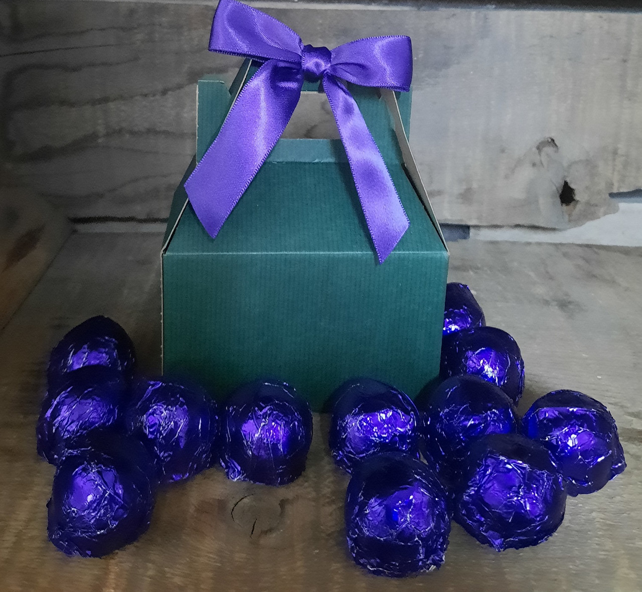 Huckleberry Truffles - Gift box - Homemade by Dorothy