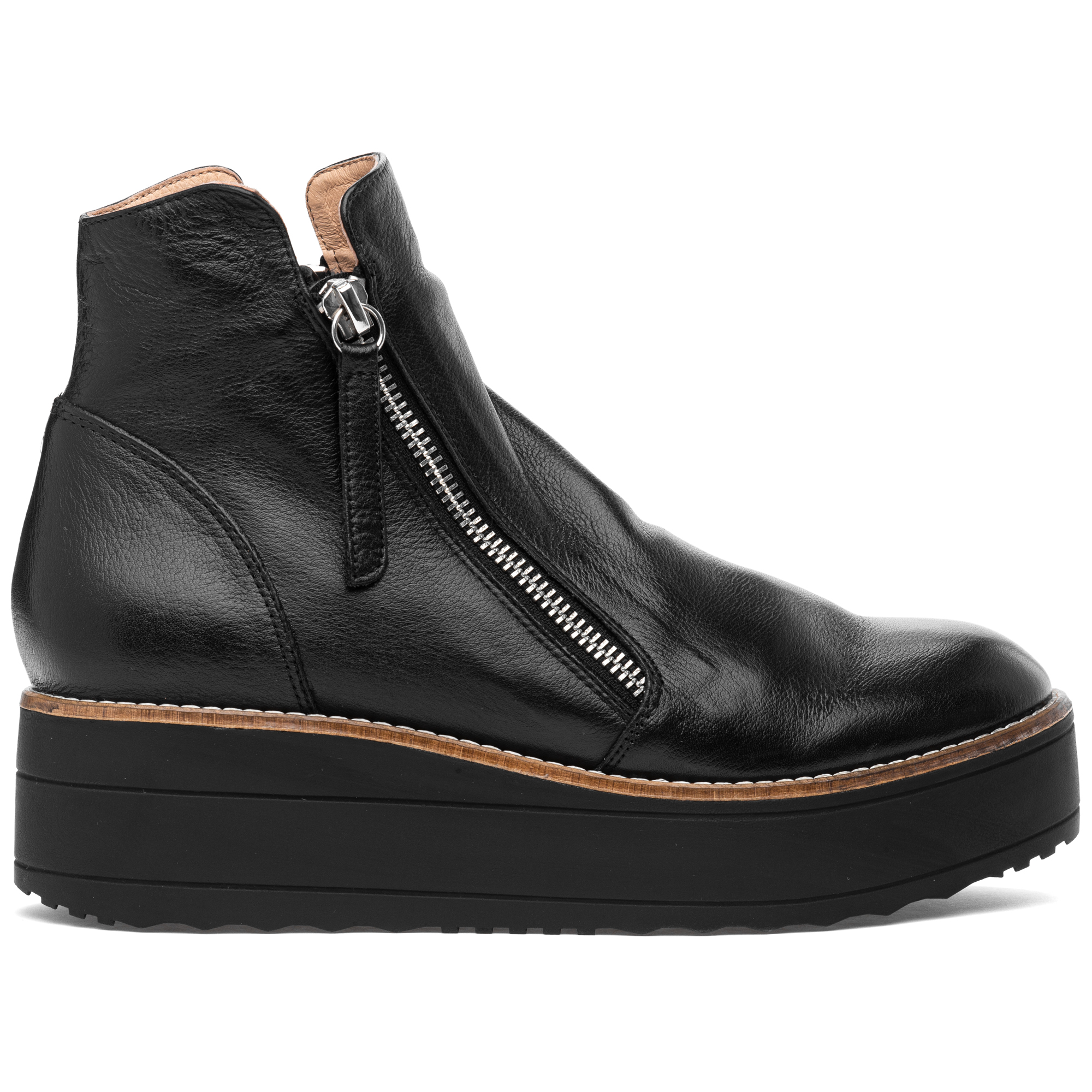 NENE Boot Black/Black - Silent D