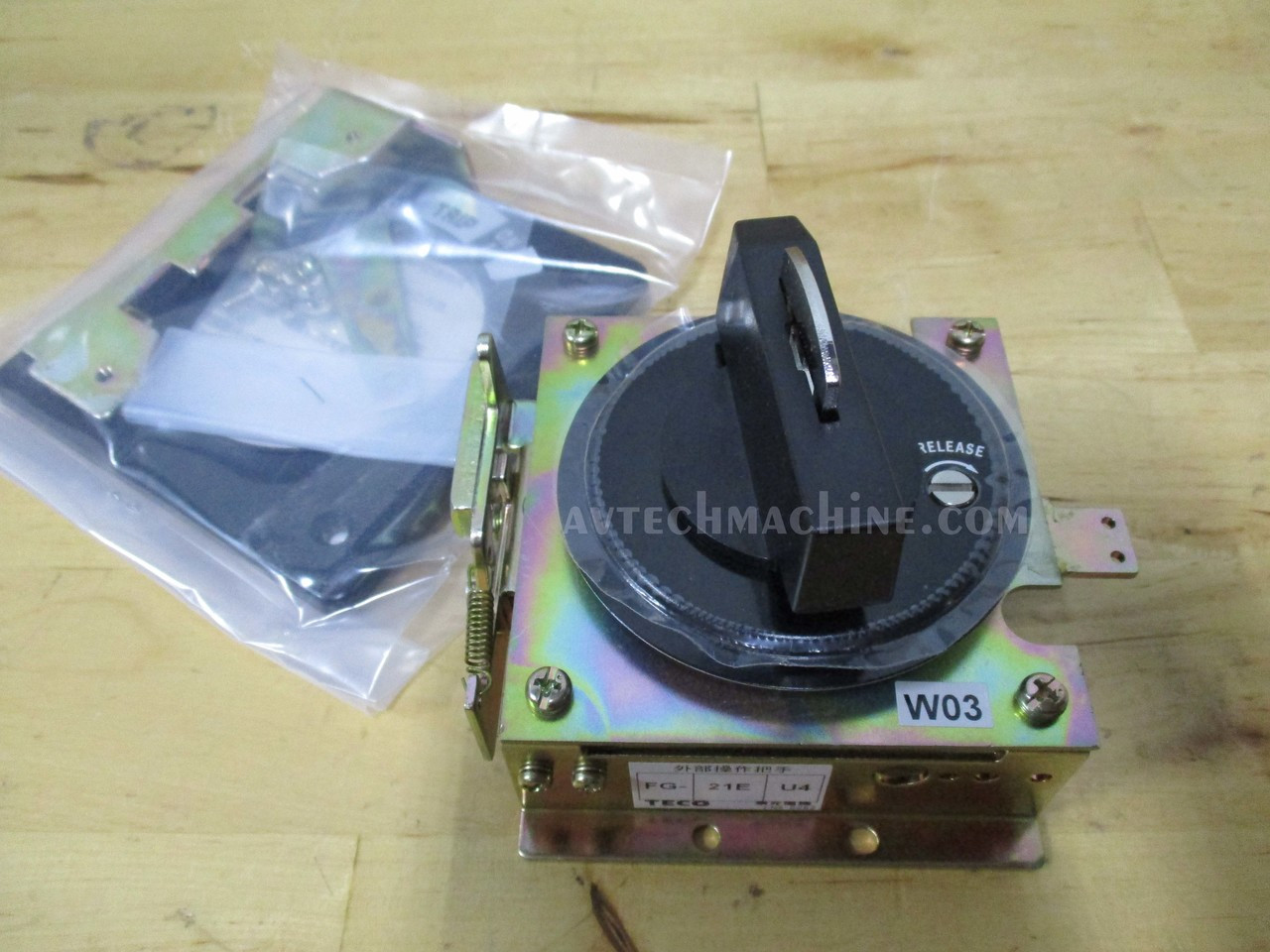 TO-100EC-3P100N FG-21E-U4 Teco Breaker 100A With Rotary Handle