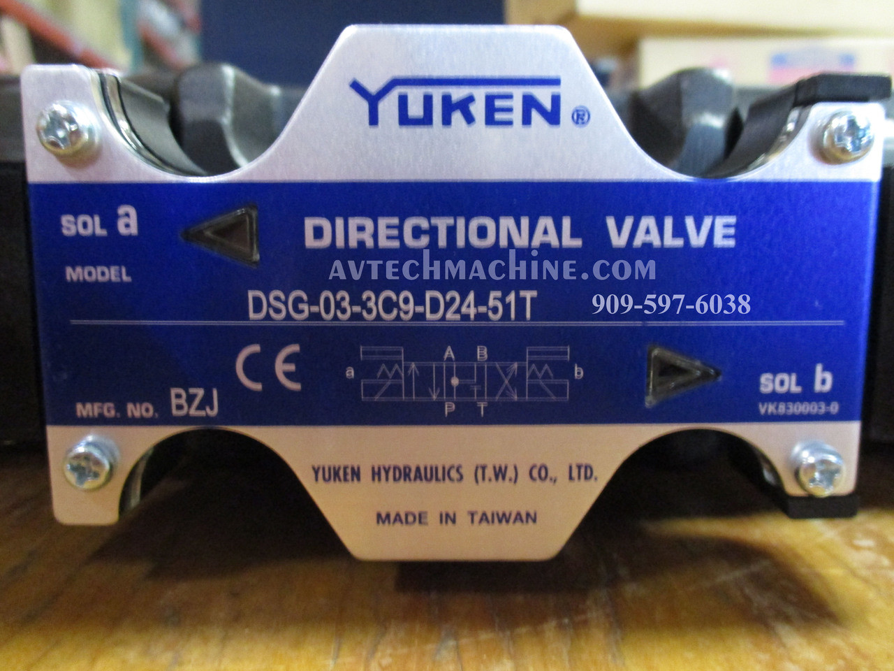 DSG-03-3C9-D24-51T Yuken Hydraulic Solenoid Valve Coil DC24
