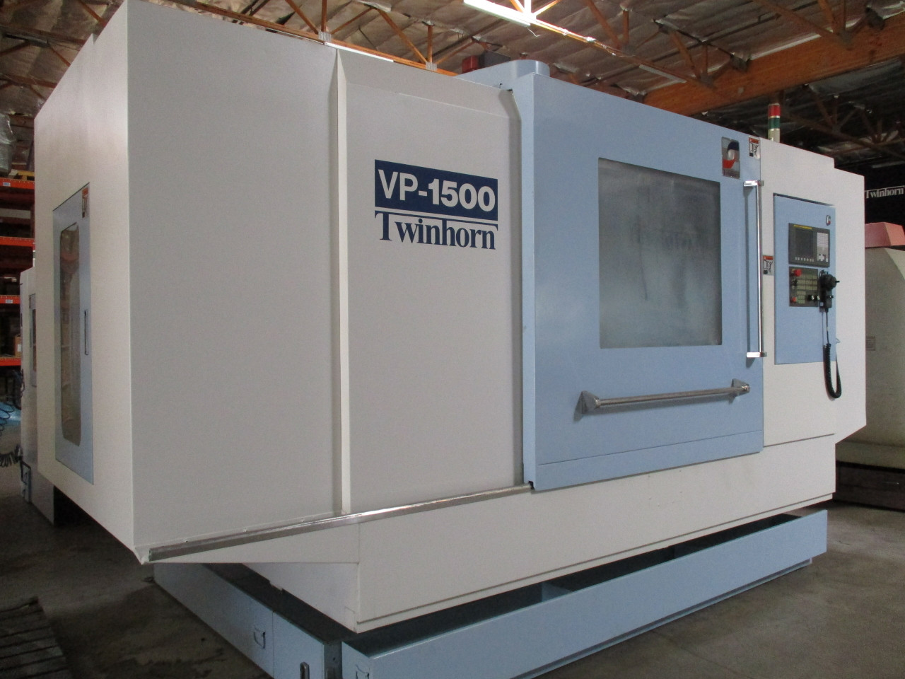 Twinhorn Used VP-1500 CNC Vertical Machining Center Fanuc Oi-MC Year 2006