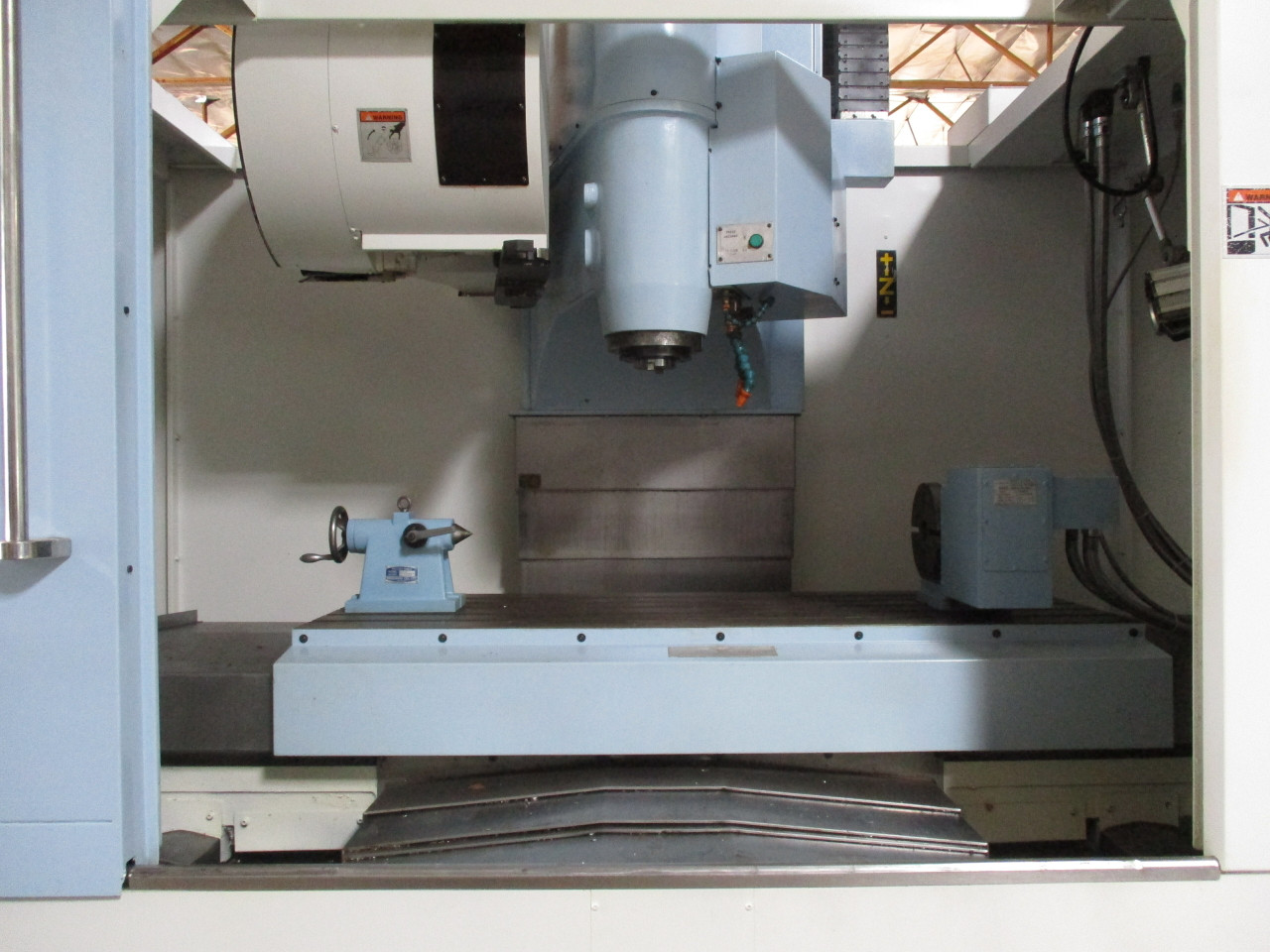 Twinhorn Used VP-1500 CNC Vertical Machining Center Fanuc Oi-MC Year 2006