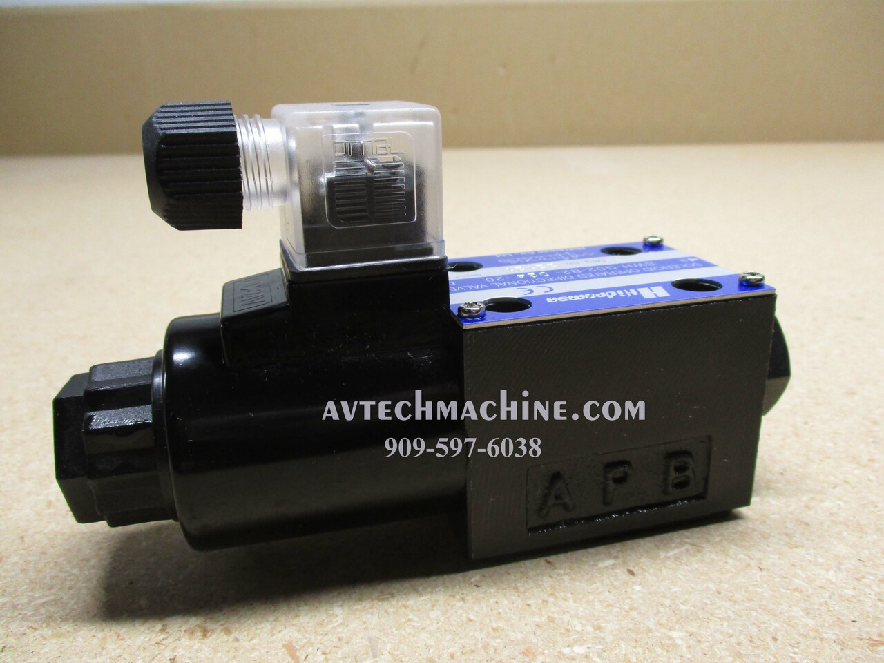SWH-G02-B2-D24-20 Hidraman Hydraulic Solenoid Valve Coil DC24