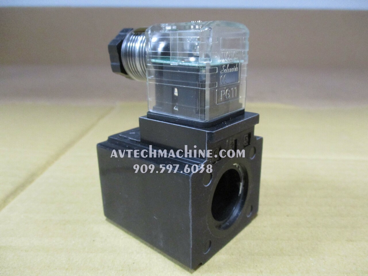 DSG-01-A220-N1-51T Yuken Hydraulic Solenoid Valve W Din Connector Coil AC220