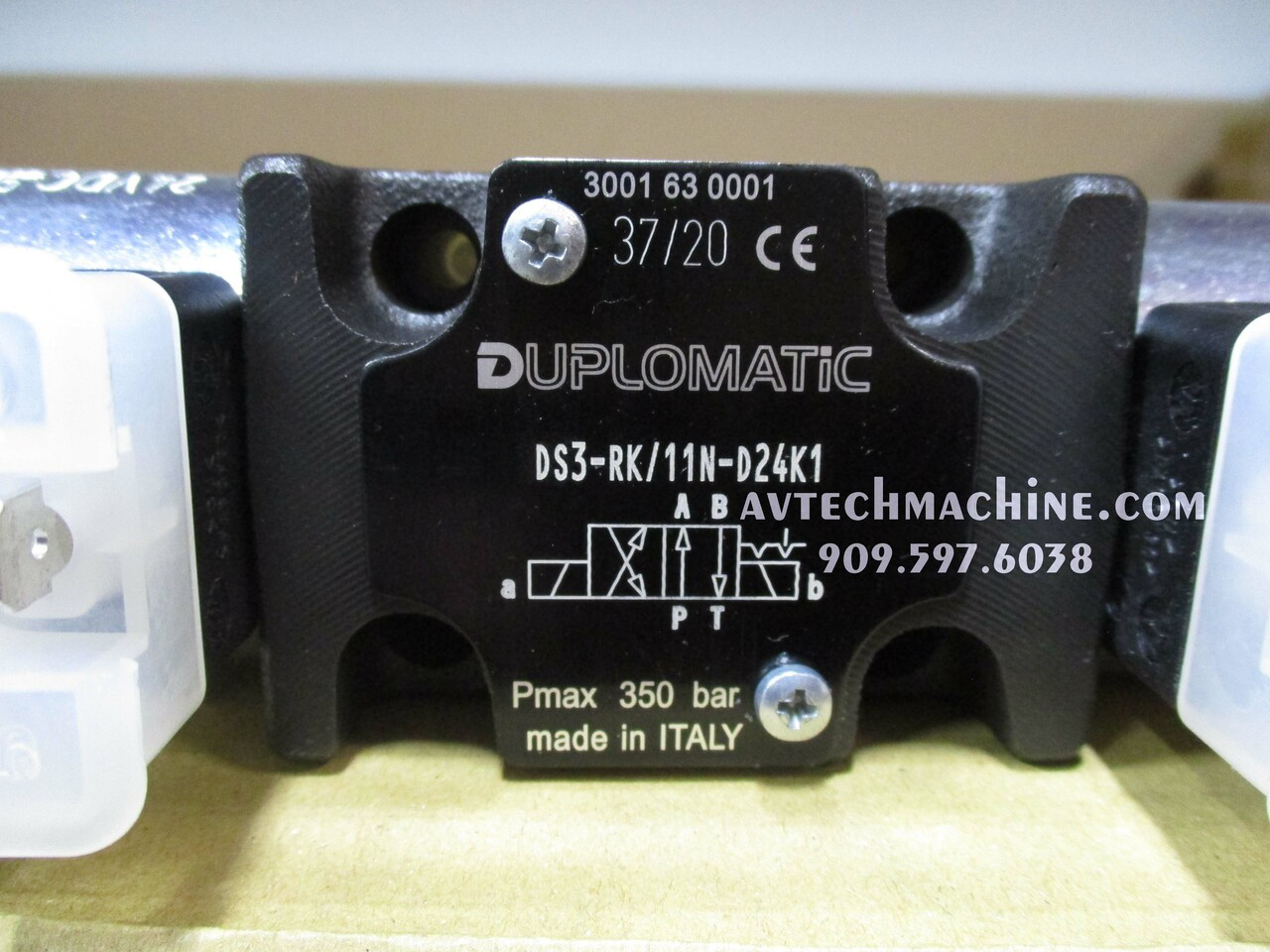 DS3-RK-11N-D24K1 Duplomatic Hydraulic Solenoid Valve Coil DC24