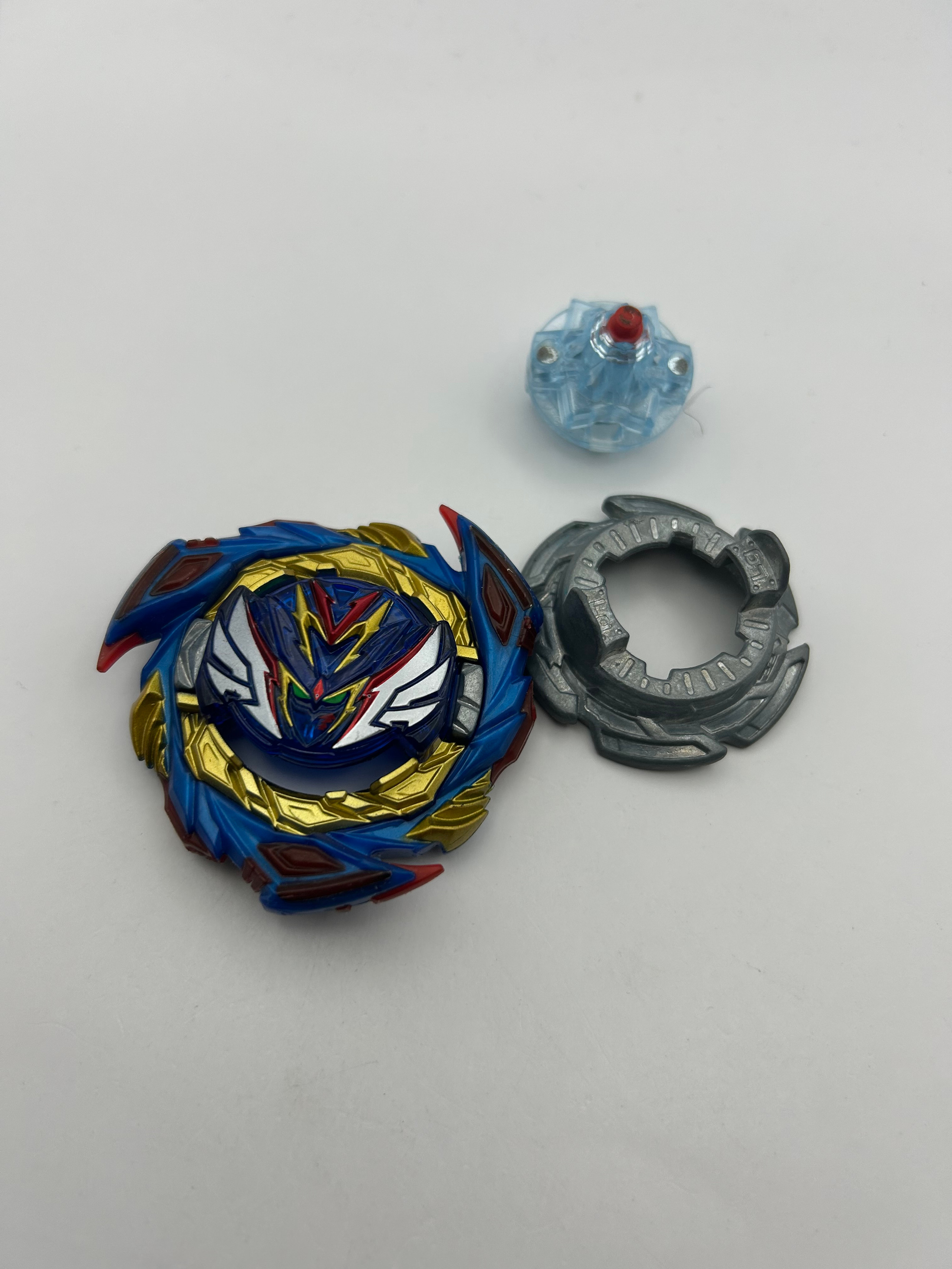 TAKARA TOMY Savior Valkyrie / Salvage Valtryek .Sh-7 Burst DB Beyblade ...