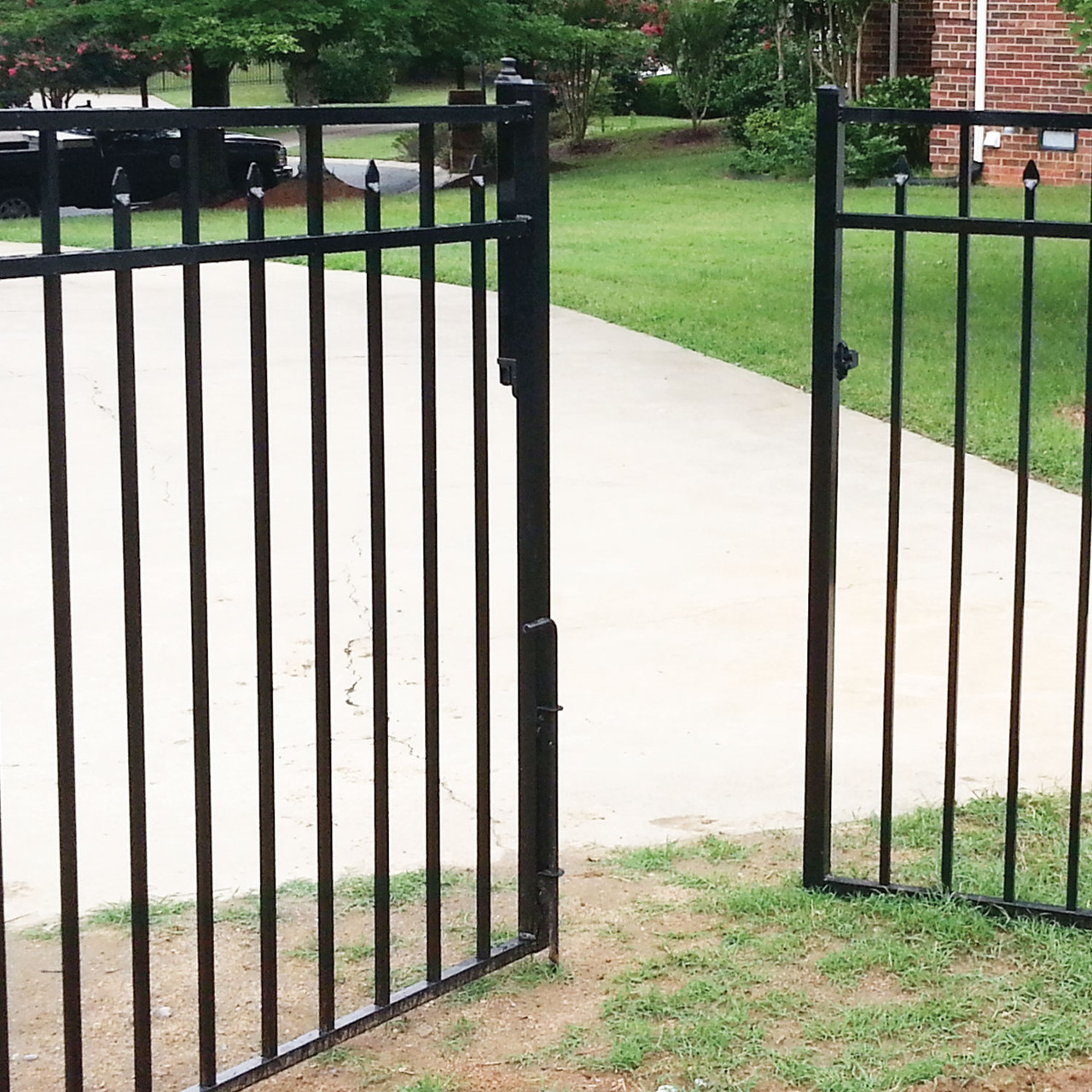 CUSTOM WIDTH Three Rail Smooth Top - Aluminum Single Gates