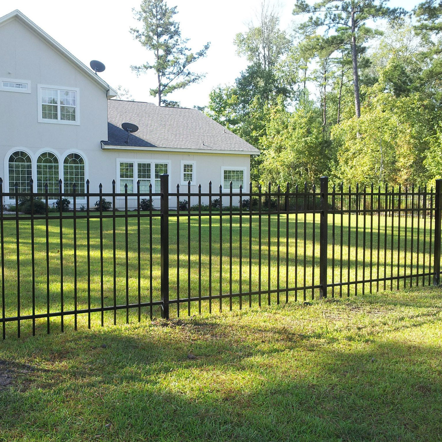Online Fence Store | Manufacturer Direct Aluminum and Vinyl Fencing