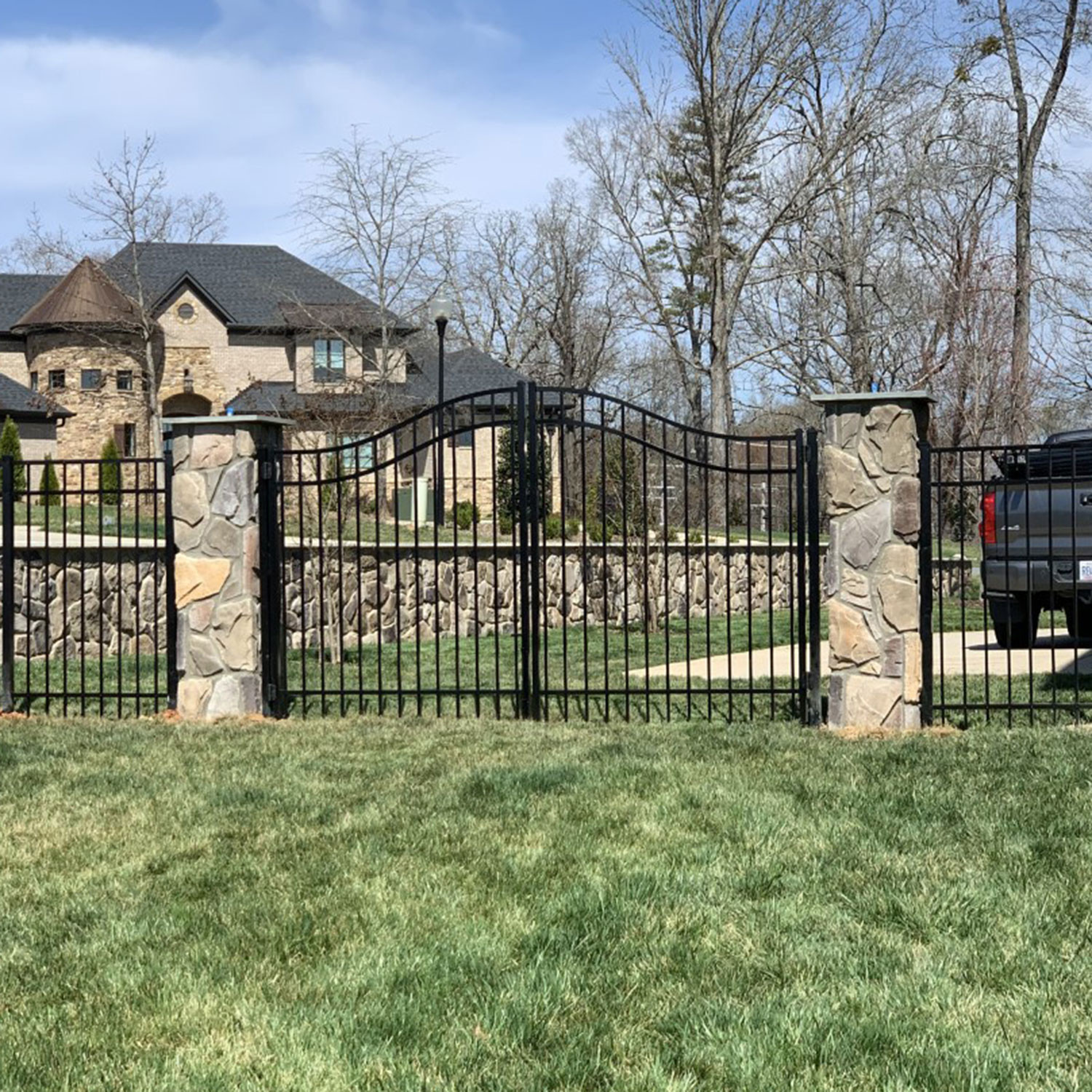 Three Rail Rail Smooth Top Aluminum Double Gates