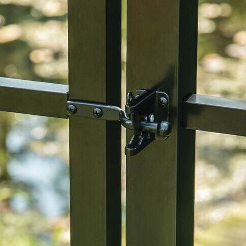 Gate Gravity Latch