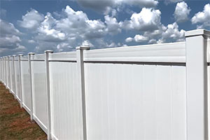 Is PVC Vinyl Fence Right For You? - Online Fence Store Manufacturer ...