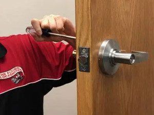 How to Change a Commercial Door Lock (Properly and Safely) - National ...