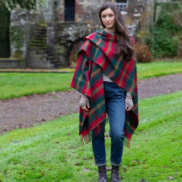 Maple Leaf Tartan Lambswool Serape | Scottish Lion