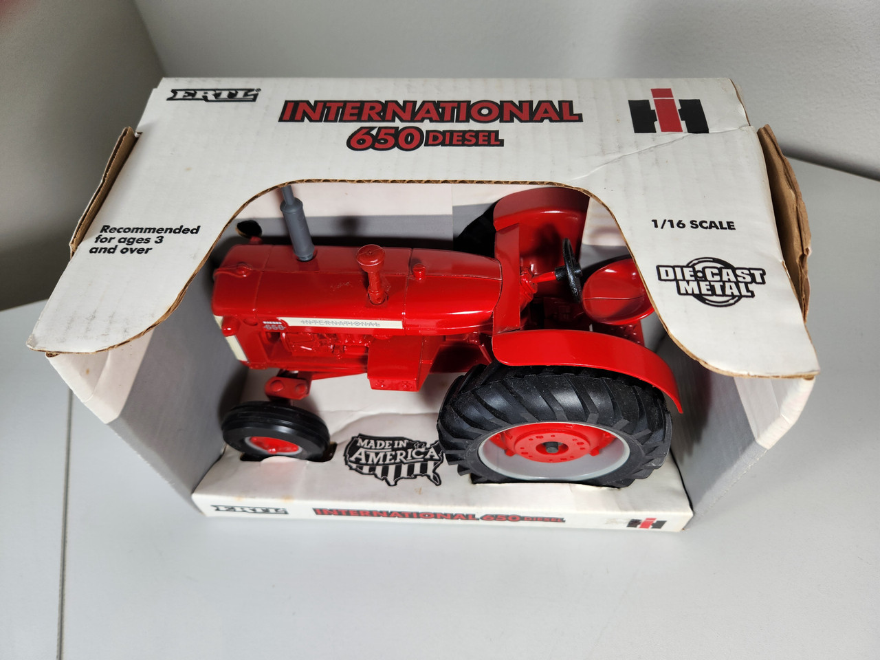 1:16 International 650 Diesel Tractor with Wide Front by Ertl - Town ...