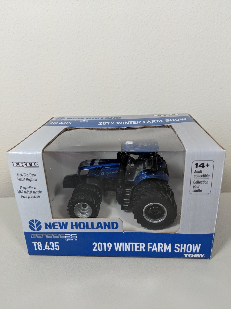 1:64 New Holland T8.435 2019 Winter Farm Show Tractor - Town and Country Toys, LLC