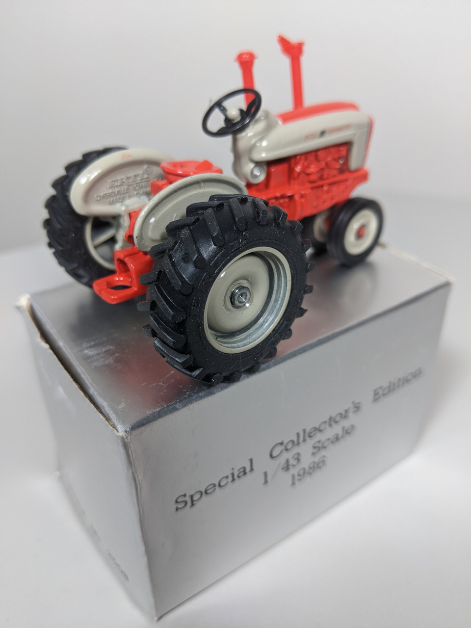 1:43 Ford 901 Powermaster Tractor, Toy Farmer 1986 Edition - Town and ...