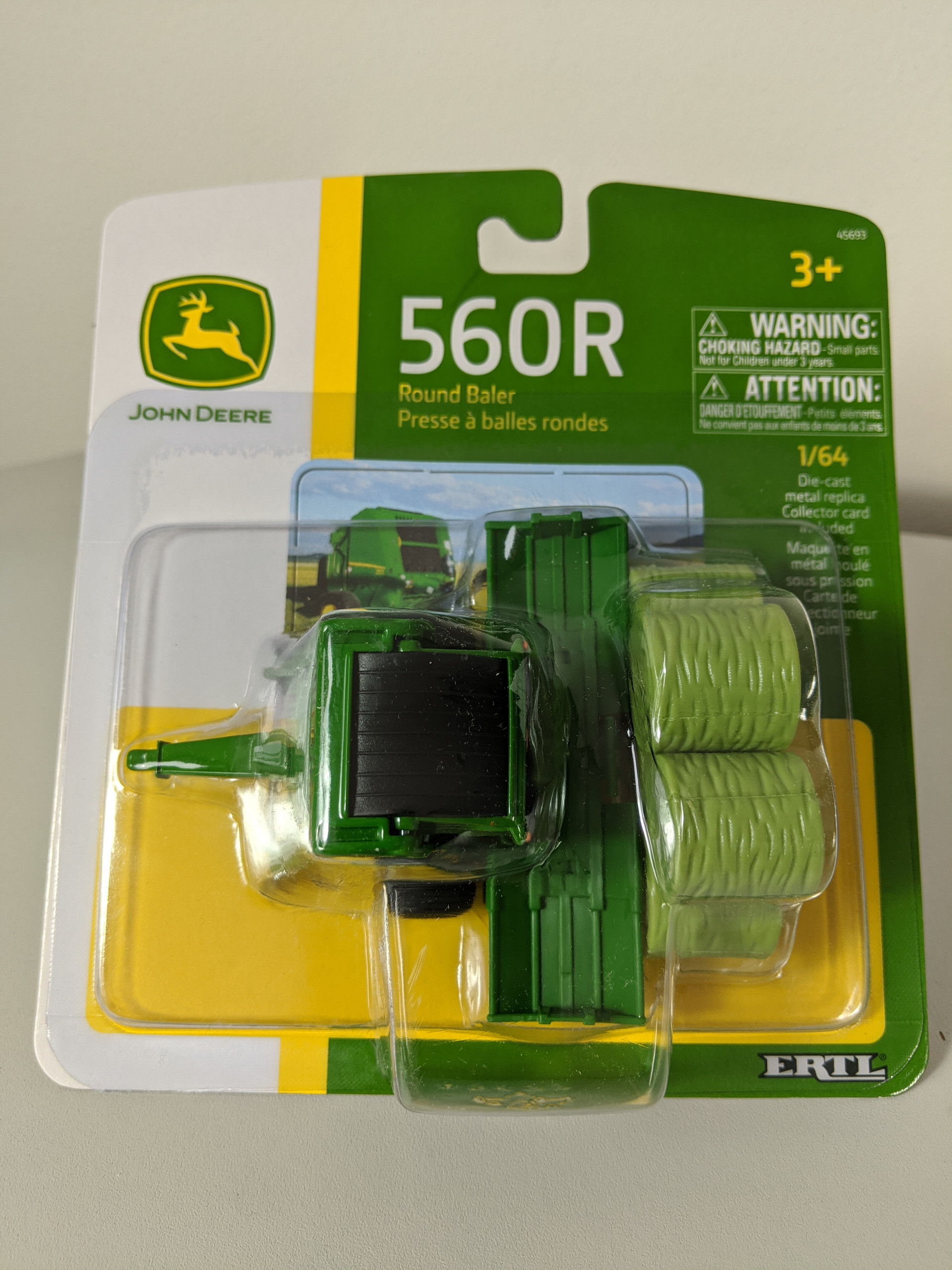 1:64 John Deere 560R Round Baler with A520R Bale Accumulator and 5 ...