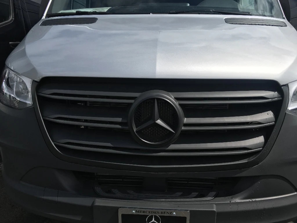 Mercedes Sprinter Black Front Emblem | Field Van