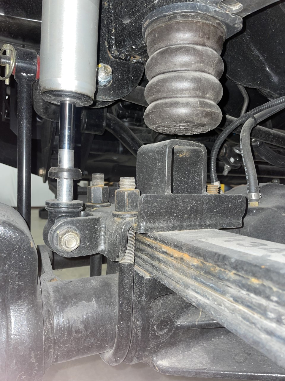 E-Series Front Axle Spring Plate Set (Lower Shock Mounts)