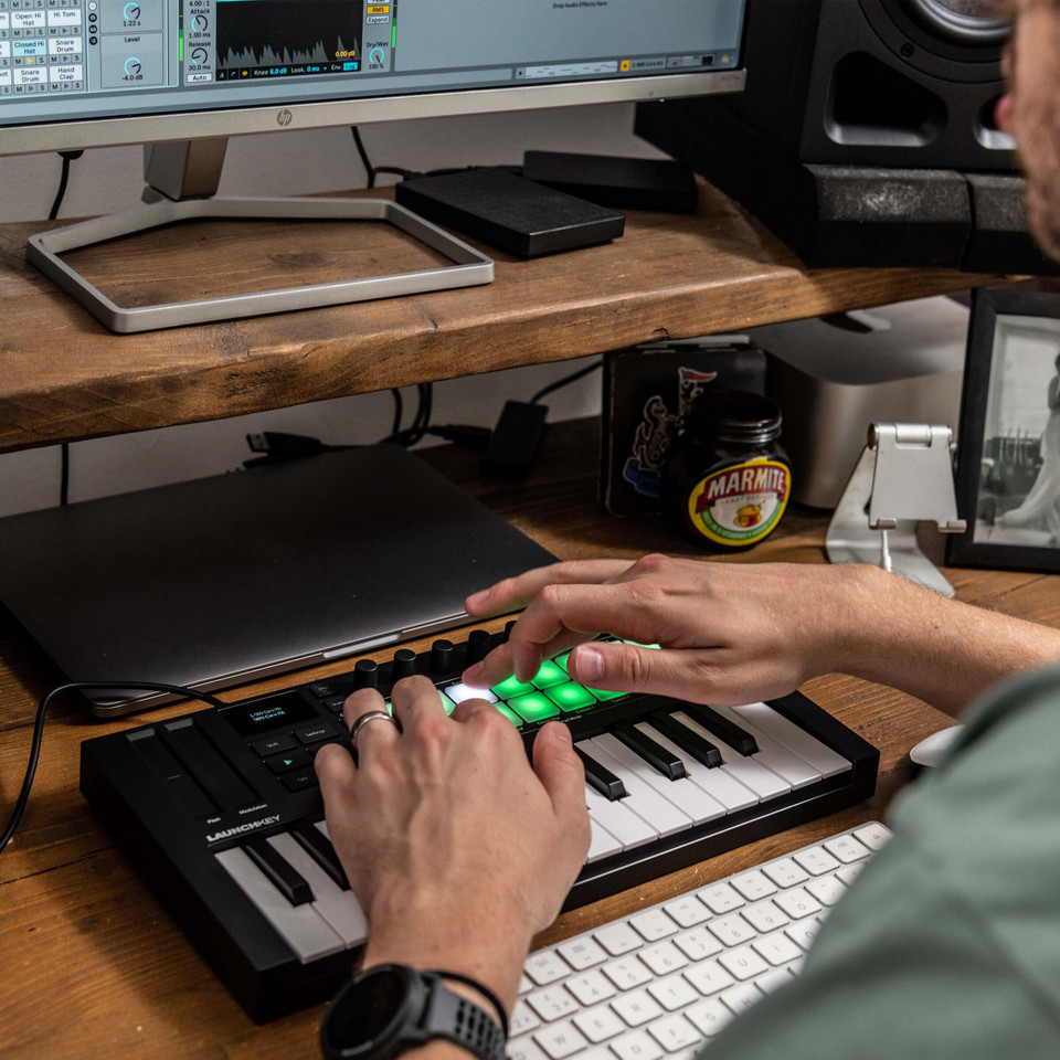 Launchkey Mini 25 MK4 | Novation