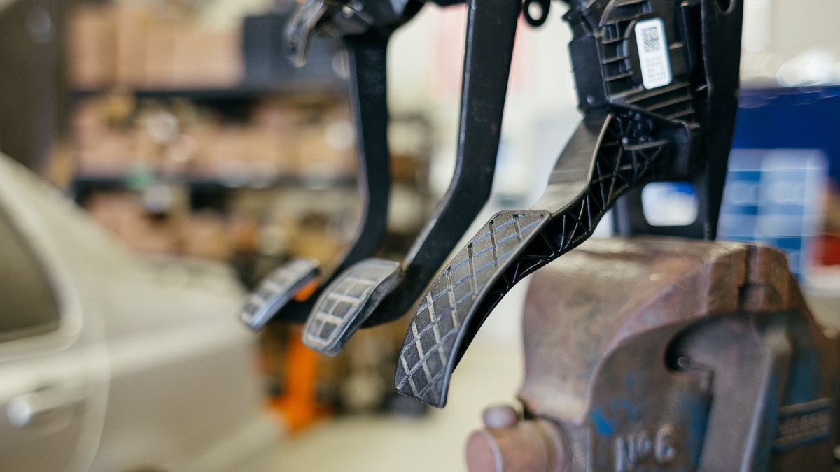 MK7 Gas Pedal Adapter - VW MK2 RHD - Fabless Manufacturing LLC