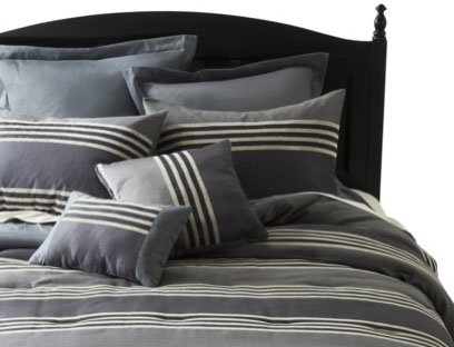How to Display Pillows on Your Bed! - PillowDecor.com