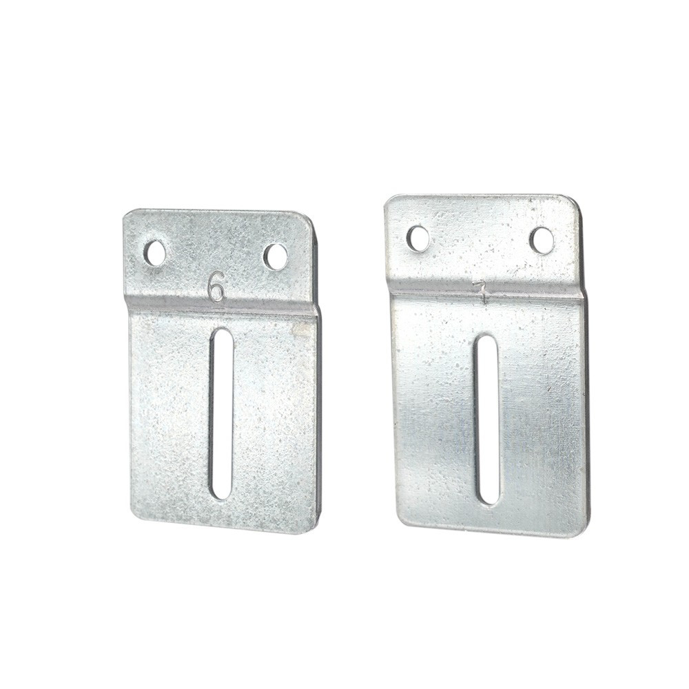 Graduated Offset Track Clips for Reverse Jamb Angles