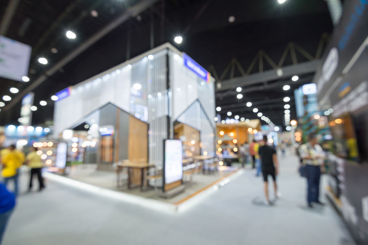 4 Amazing Signs and Banners for Trade Show Marketing - Arrowhead Sign ...