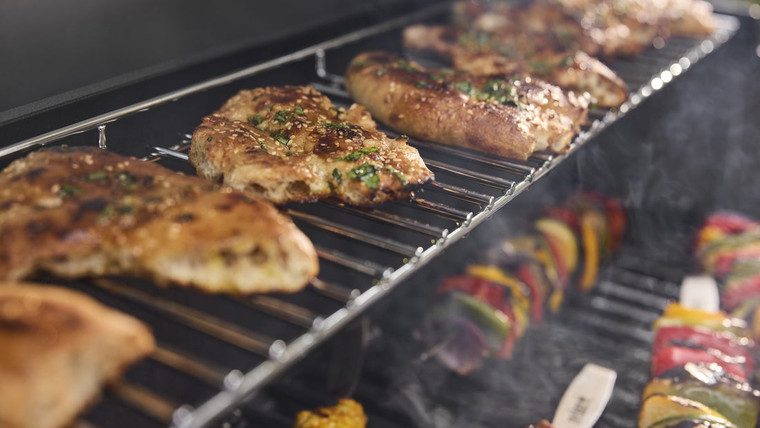 NEW Weber ® Genesis E-415W