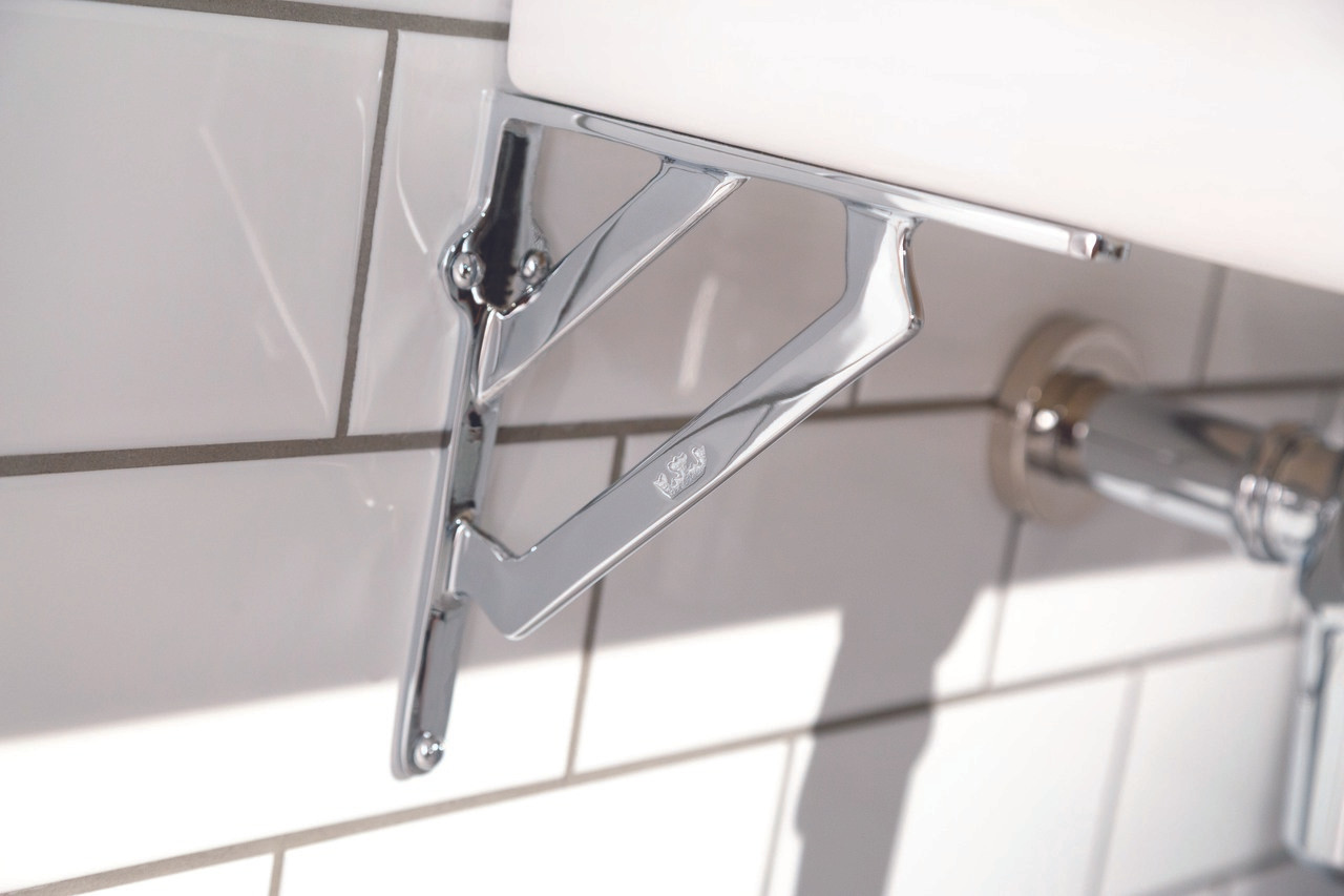 Thomas Crapper Medium Darby Bracket – Chrome | Aston Matthews