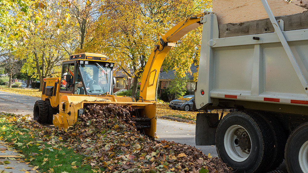 Leaf Loader - U.S. Municipal Supply, LLC