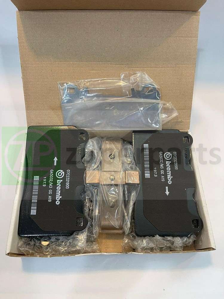 Maserati 673010326, Front Brake Pads | Zuperparts