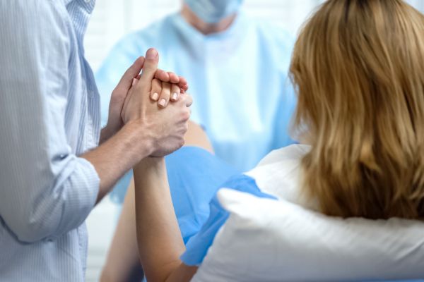 5 Ways a Birth Partner Can Be Supportive During Labor - Cascade Health ...