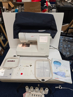 Previously Loved BERNINA BERNETTE 340 DECO EMBROIDERY MACHINE