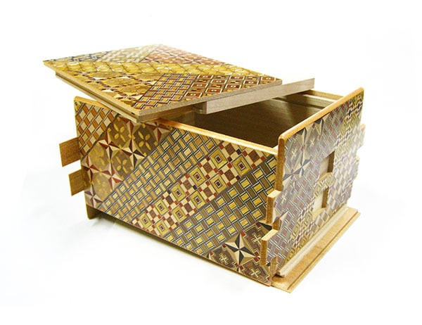 Hakone Marquetry Traditional Yosegi Puzzle Box