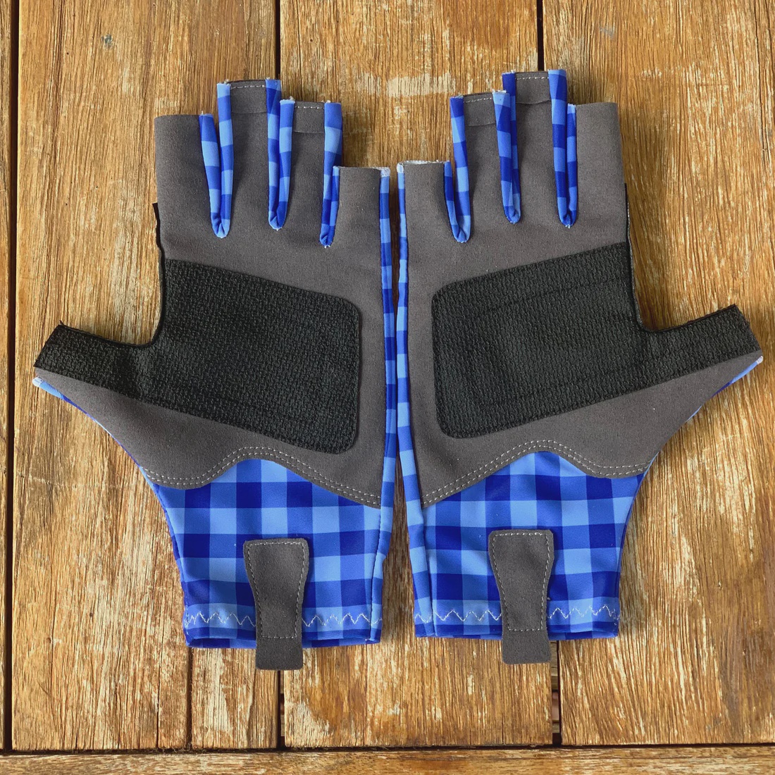 Bush Mits Hamilton's Blue Gingham UPF 50+ Sun Protection Gloves - FISH ...