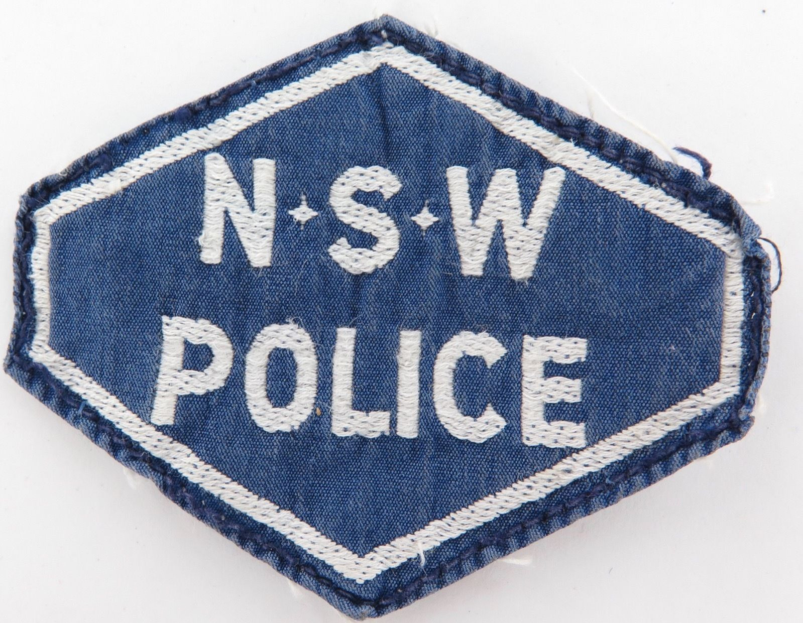 SCARCE / OBSOLETE NSW POLICE SHOULDER PATCH.