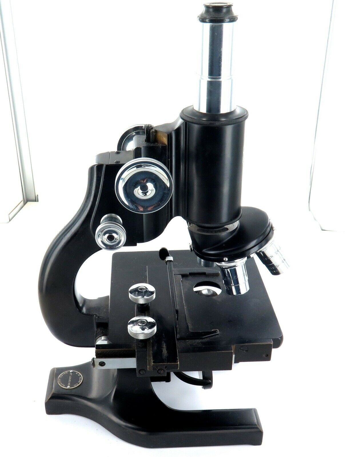 c1941 SPENCER, USA 4 OBJECTIVES MONOCULAR MICROSCOPE. SERIAL NUMBER 170029