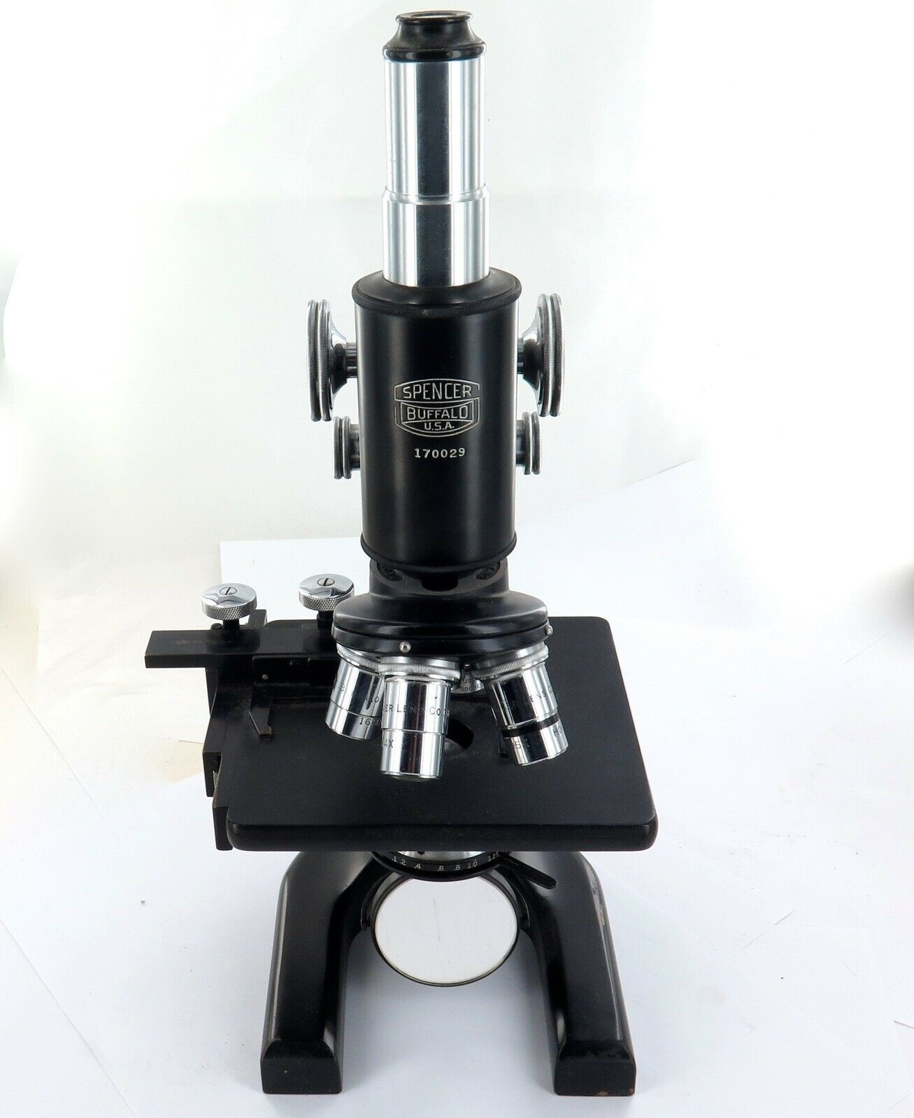 c1941 SPENCER, USA 4 OBJECTIVES MONOCULAR MICROSCOPE. SERIAL NUMBER 170029