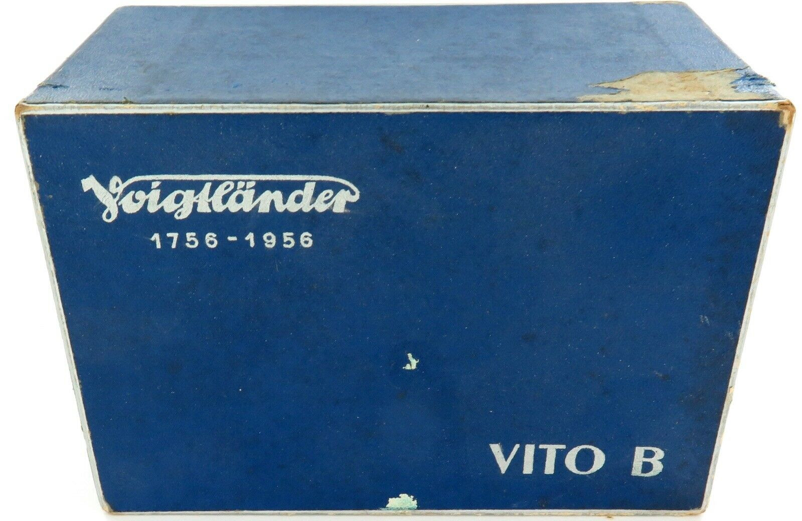 c1950s VOIGTLANDER VITO B CAMERA BOX.