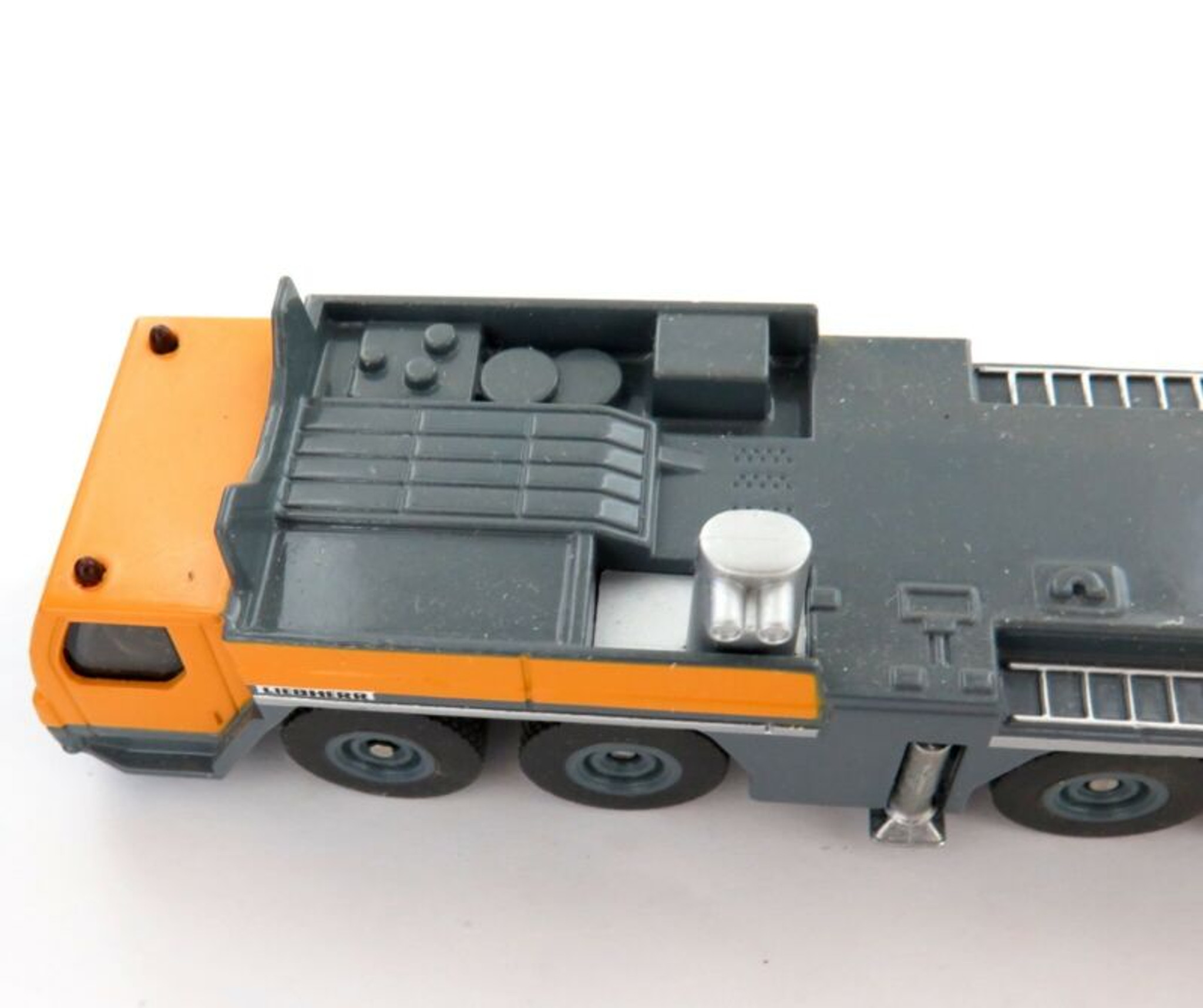 SIKU 1886 QUALITY HEAVY SET LIEBHERR MOBILE CRANE DIECAST BOXED. - Harrington & Co.