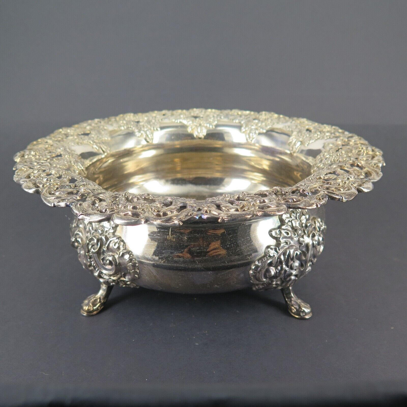 Large Vintage Meriden Quadruple Silverplate Bowl On Raised Feet ...