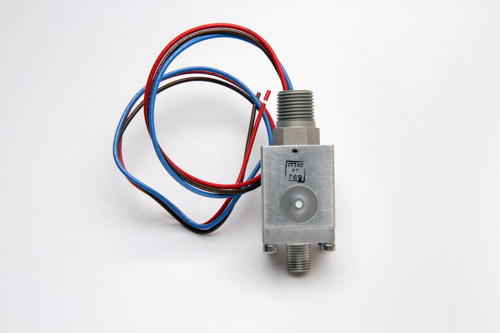 Normally Open Flow Switch 560CC/min | Universal Analyzers