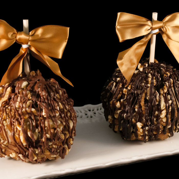 Waldo Walnut Caramel Apple - DeBrito Chocolate Factory