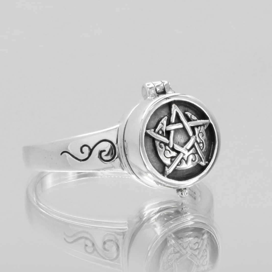 Silver Triple Moon lunar Goddess Pagan Wiccan Pentacle Ring
