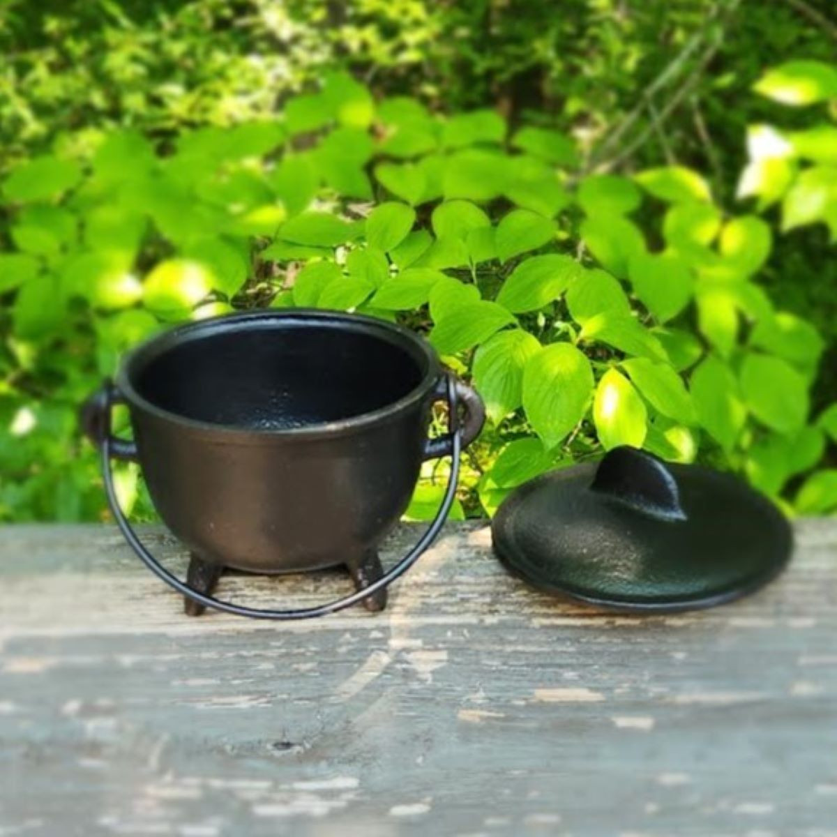 Witches Cauldron with Lid | Authentic Wiccan Tools & & Essential ...