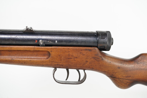 Beretta Model 38/42 9mm with 1 Mag - Historical Excellence